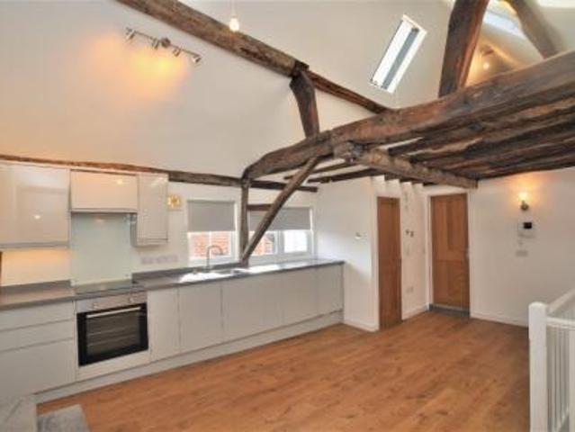 2 bedroom Flat To Let