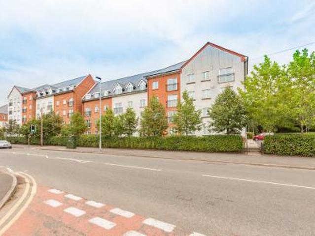 2 bedroom Flat To Let