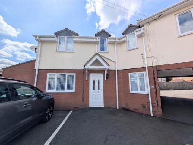 2 bedroom Flat To Let