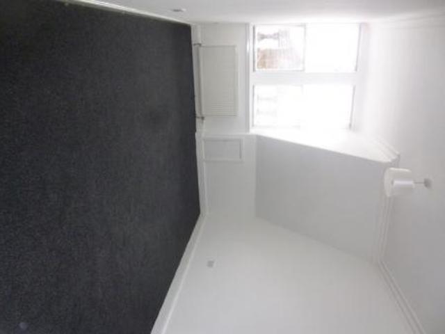 2 bedroom Flat To Let