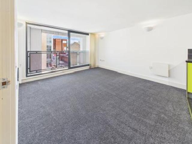 2 bedroom Flat To Let