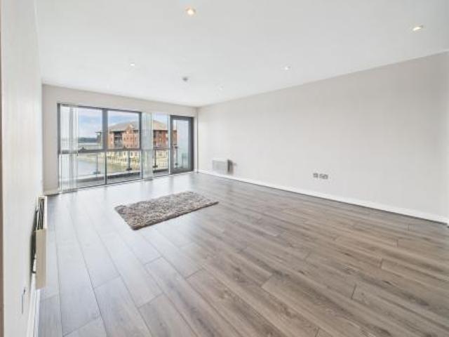2 bedroom Flat To Let