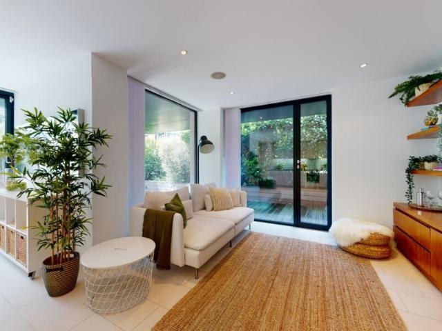2 Bedroom Flat To Let