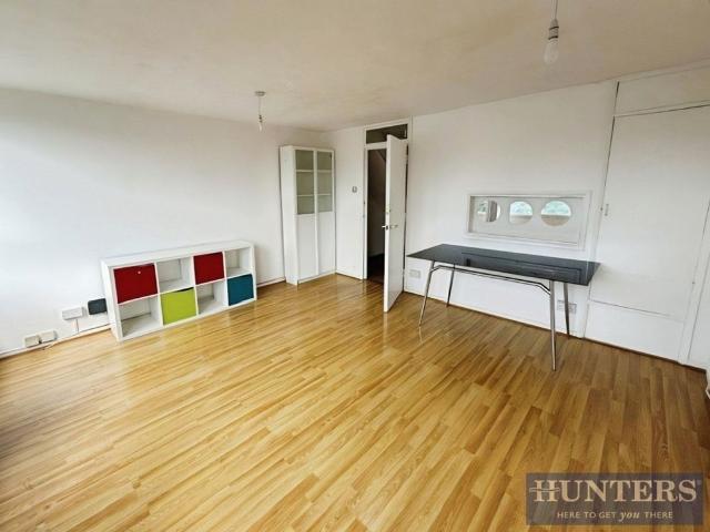 2 bedroom Flat To Let