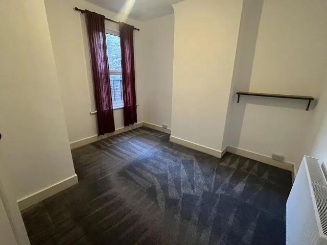 2 bedroom flat to let