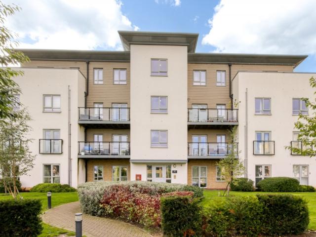 2 bedroom Flat To Let
