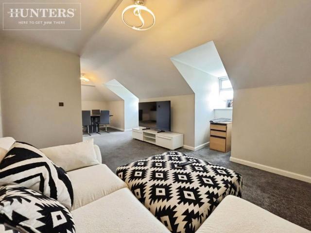 2 bedroom Flat To Let