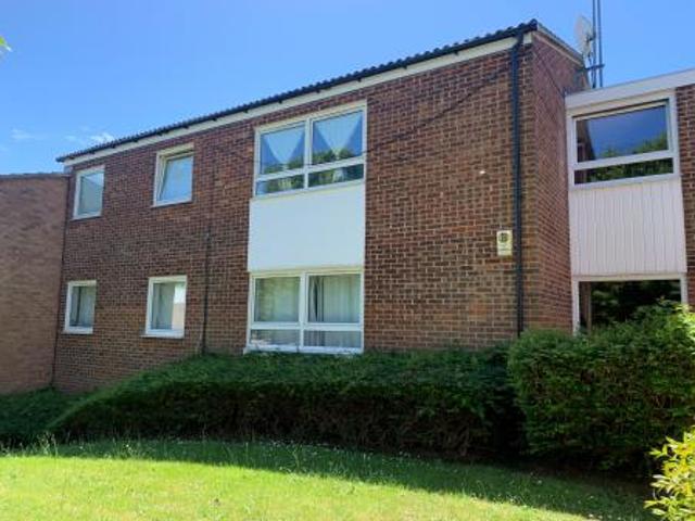 2 bedroom Flat To Let