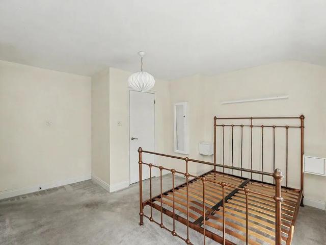 2 bedroom flat to let