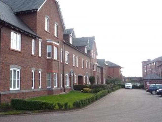 2 bedroom Flat To Let
