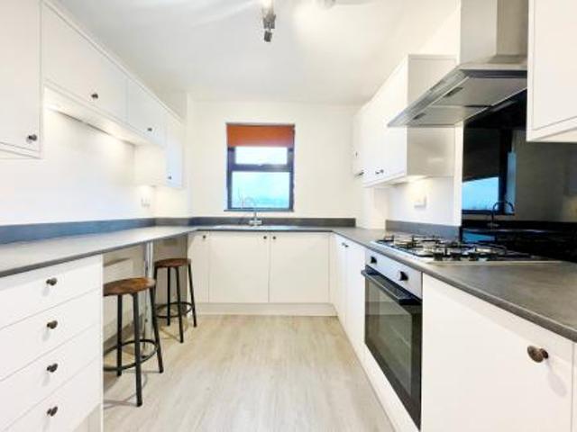 2 bedroom Flat To Let