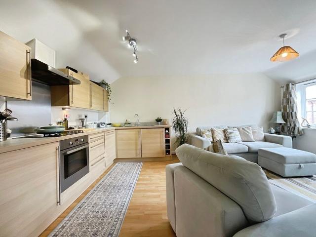 2 bedroom Flat to let