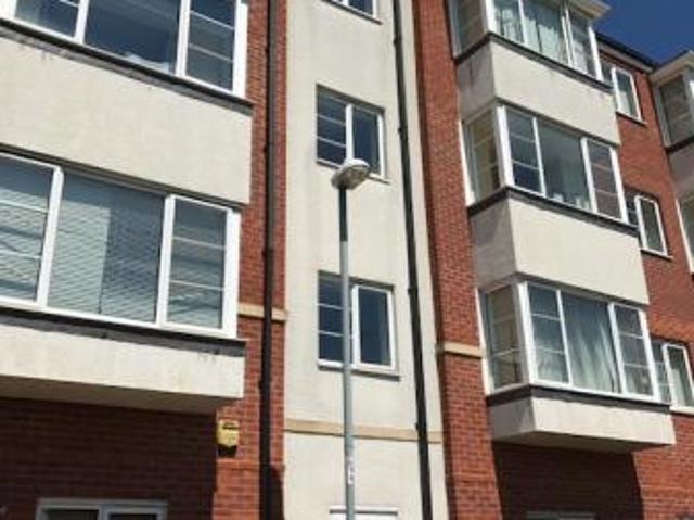 2 bedroom Flat To Let