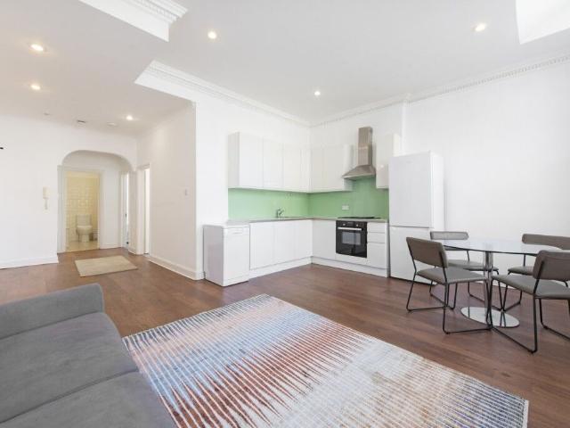 2 Bedroom Flat To Let