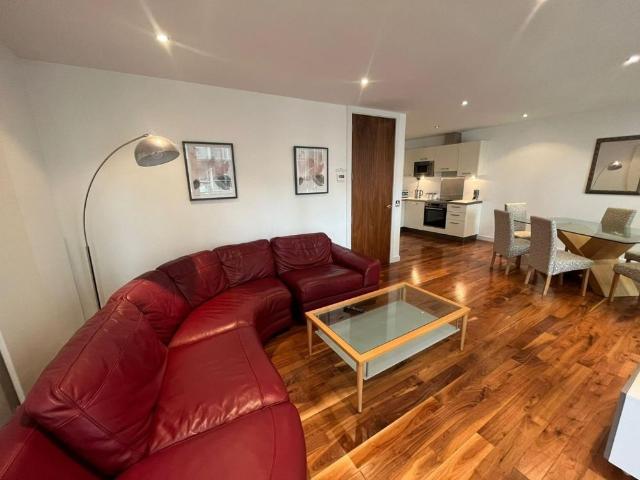 2 bedroom Flat To Let