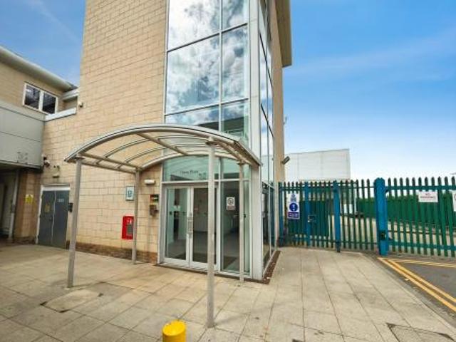 2 bedroom Flat To Let
