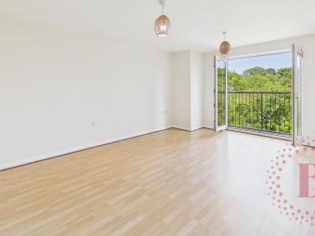 2 bedroom Flat To Let