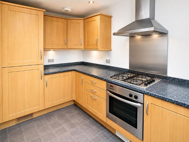 2 bedroom Flat To Let