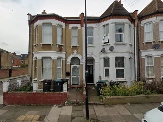2 bedroom flat to let