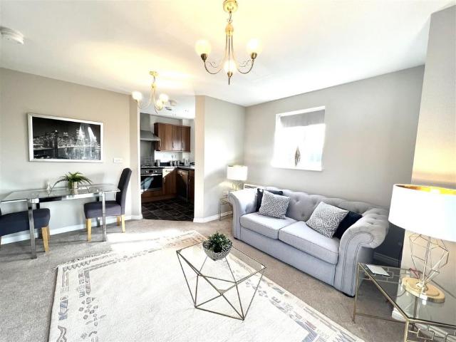 2 bedroom Flat To Let
