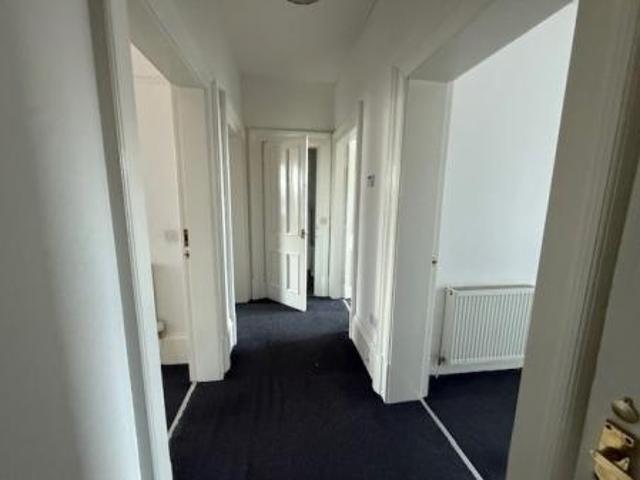 2 bedroom Flat To Let