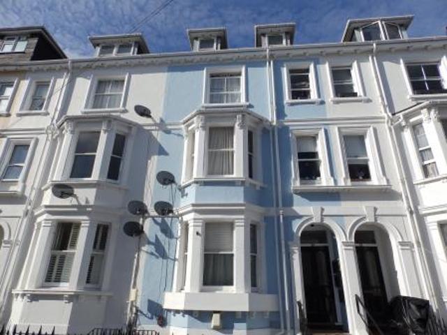 2 bedroom Flat To Let