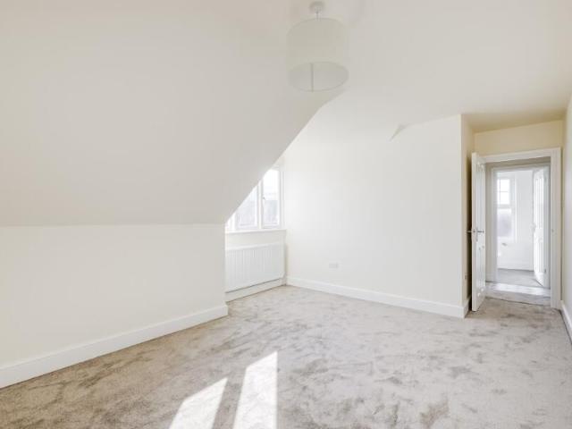 2 Bedroom Flat To Let