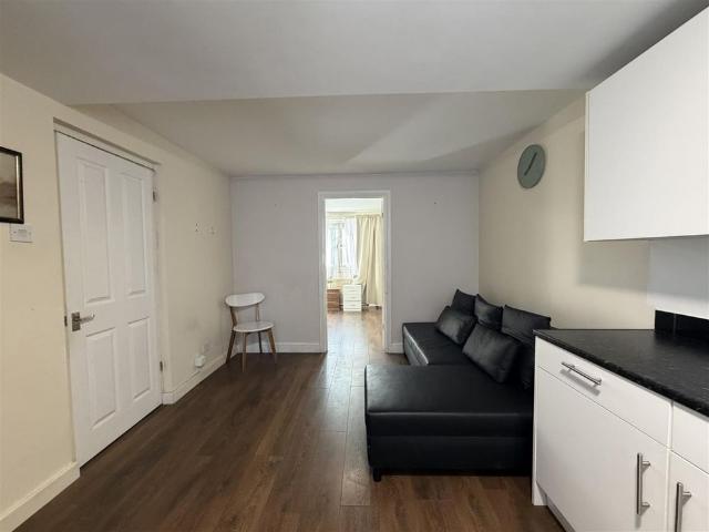 2 Bedroom Flat To Let