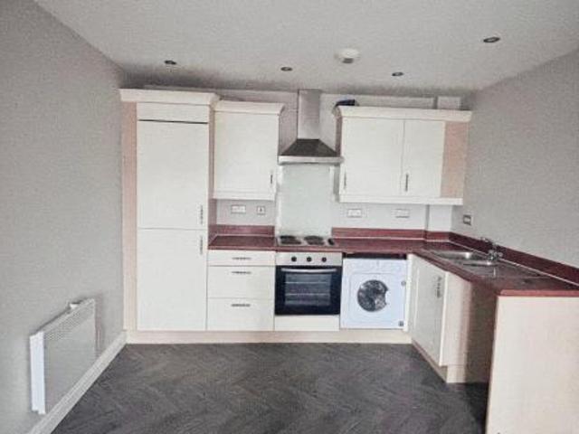 2 bedroom Flat To Let