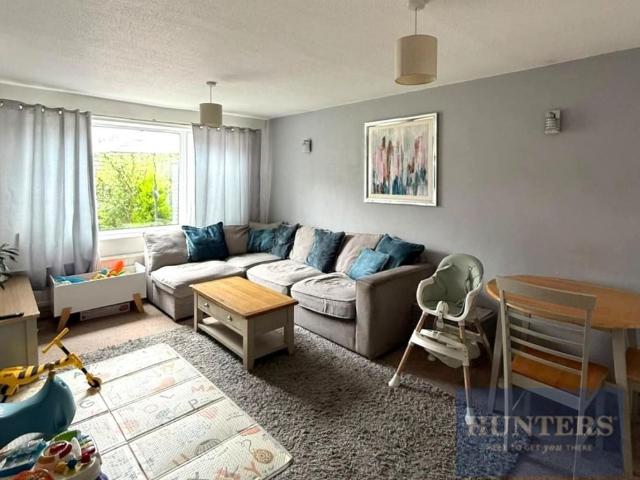 2 bedroom Flat To Let