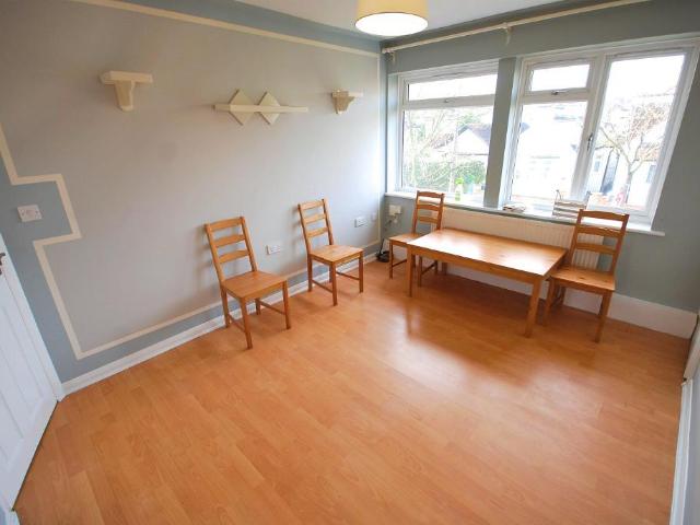 2 Bedroom FLAT To Let