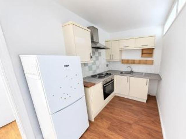 2 bedroom Flat To Let