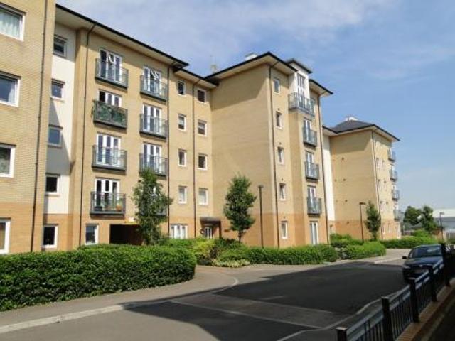 2 bedroom Flat To Let