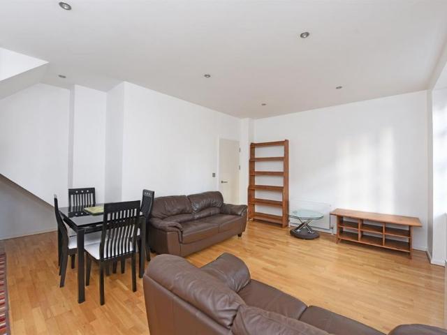 2 bedroom Flat To Let