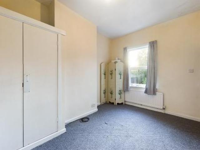 2 bedroom Flat To Let