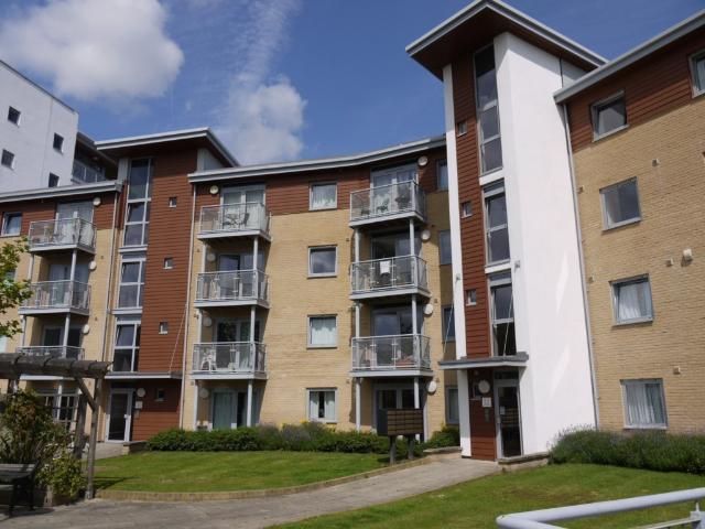 2 bedroom Flat To Let