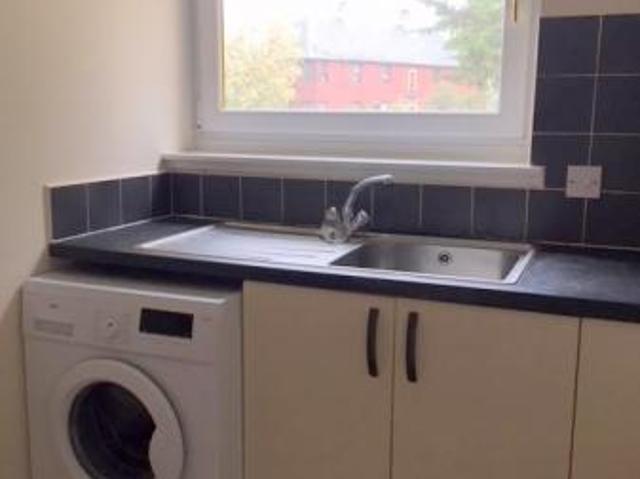 2 bedroom Flat To Let