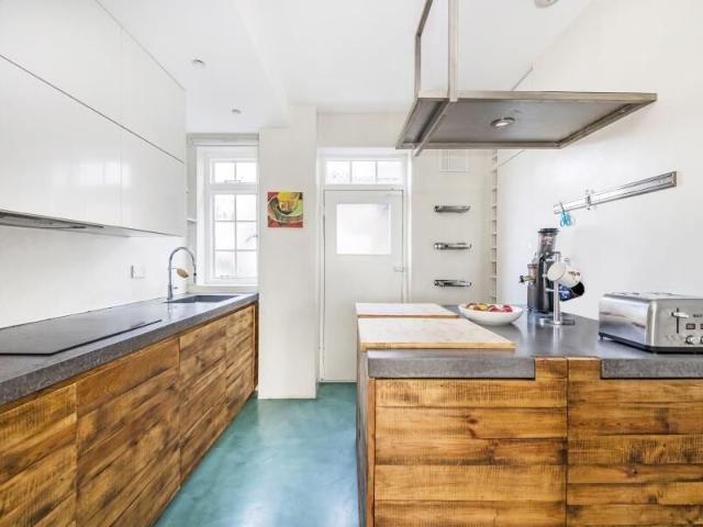 2 Bedroom Flat To Let