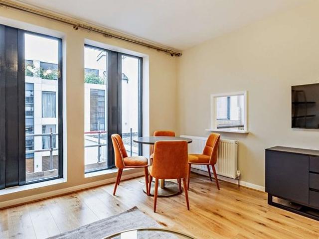 2 bedroom Flat to let Fulham Road, South Kensington SW3