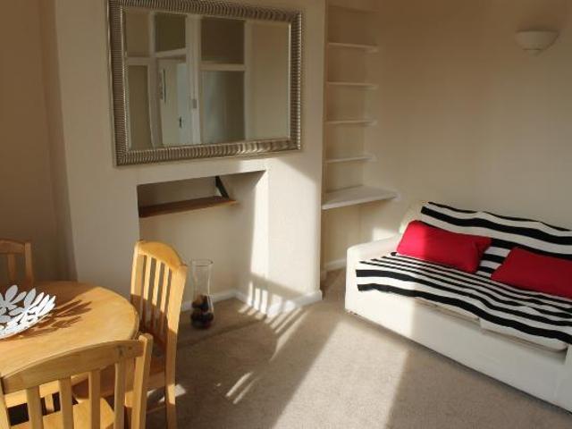 2 Bedroom Flat To Let in LONDON, NW2