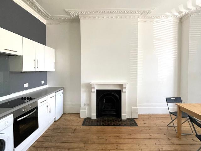 2 Bedroom Flat To Let in London, SE14