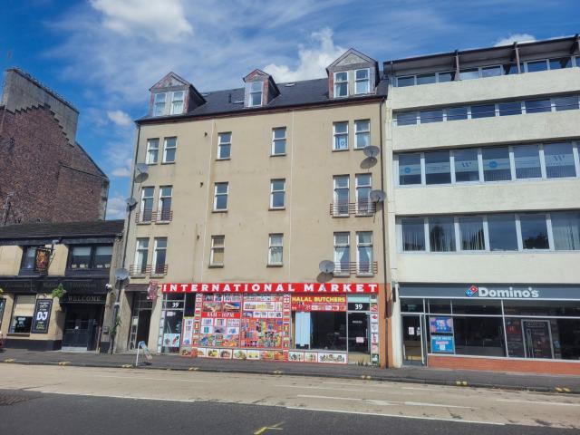 2 Bedroom Flat To Let in Paisley, PA1