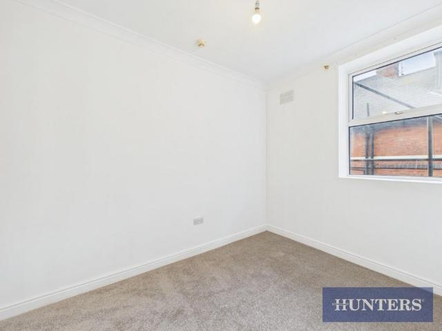 2 bedroom Flat To Let Total Size: 528 SQ FT