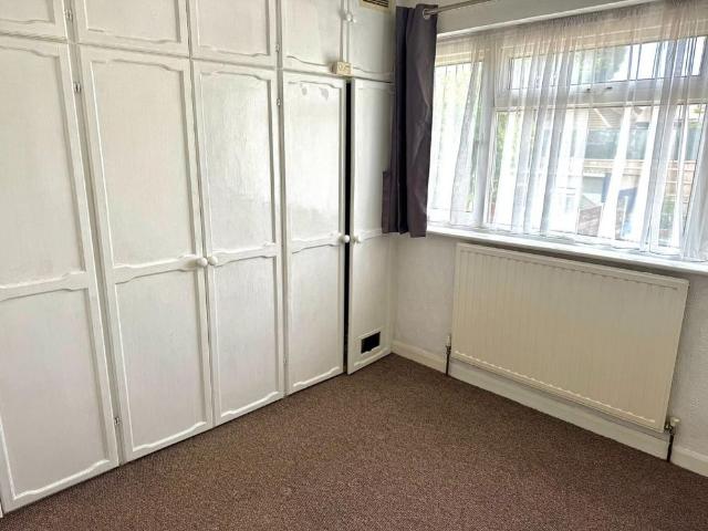 2 bedroom Flat To Let Total Size: 539 SQ FT