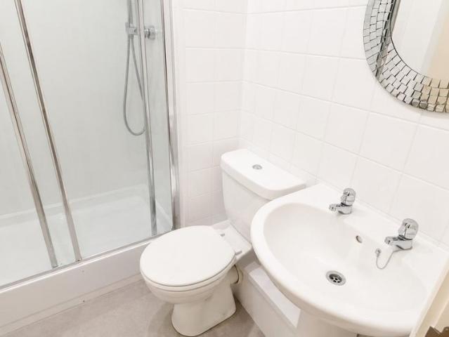 2 bedroom Flat To Let Total Size: 602 SQ FT