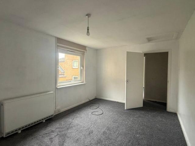 2 bedroom Flat To Let Total Size: 625 SQ FT