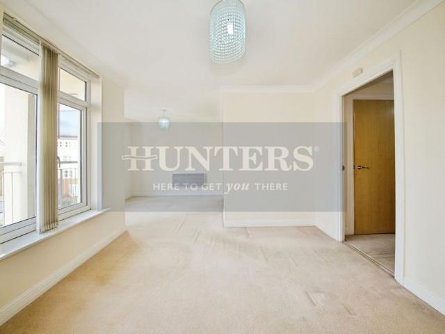 2 bedroom Flat To Let Total Size: 639 SQ FT