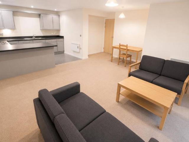 2 bedroom Flat To Let Total Size: 721 SQ FT