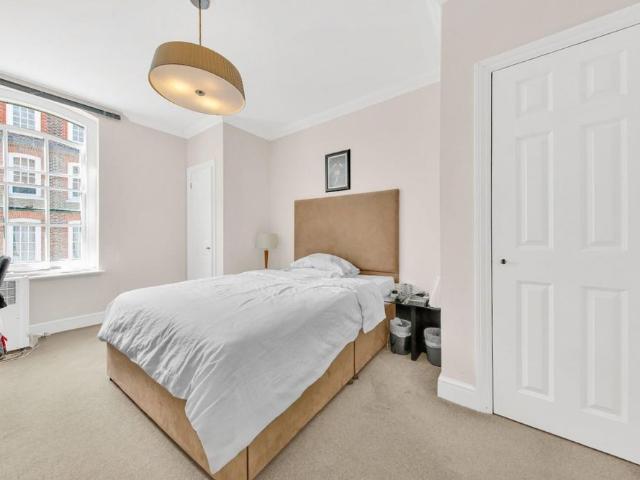 2 bedroom Flat To Let Total Size: 756 SQ FT