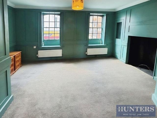 2 bedroom Flat To Let Total Size: 857 SQ FT